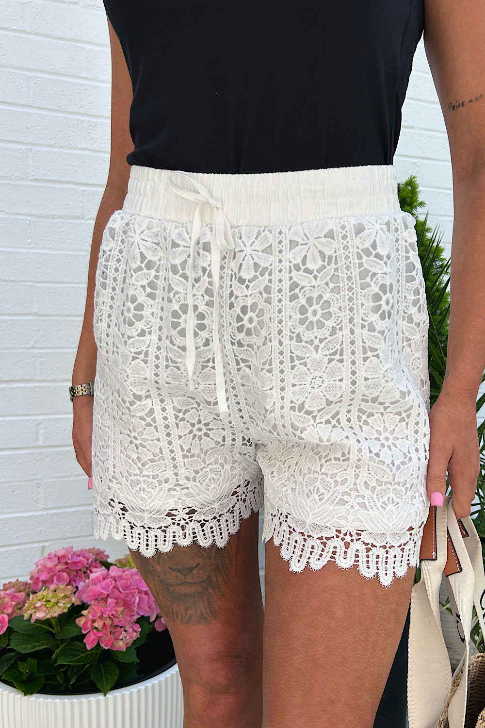 Cora White Floral Crochet Shorts – The Fashion Bible